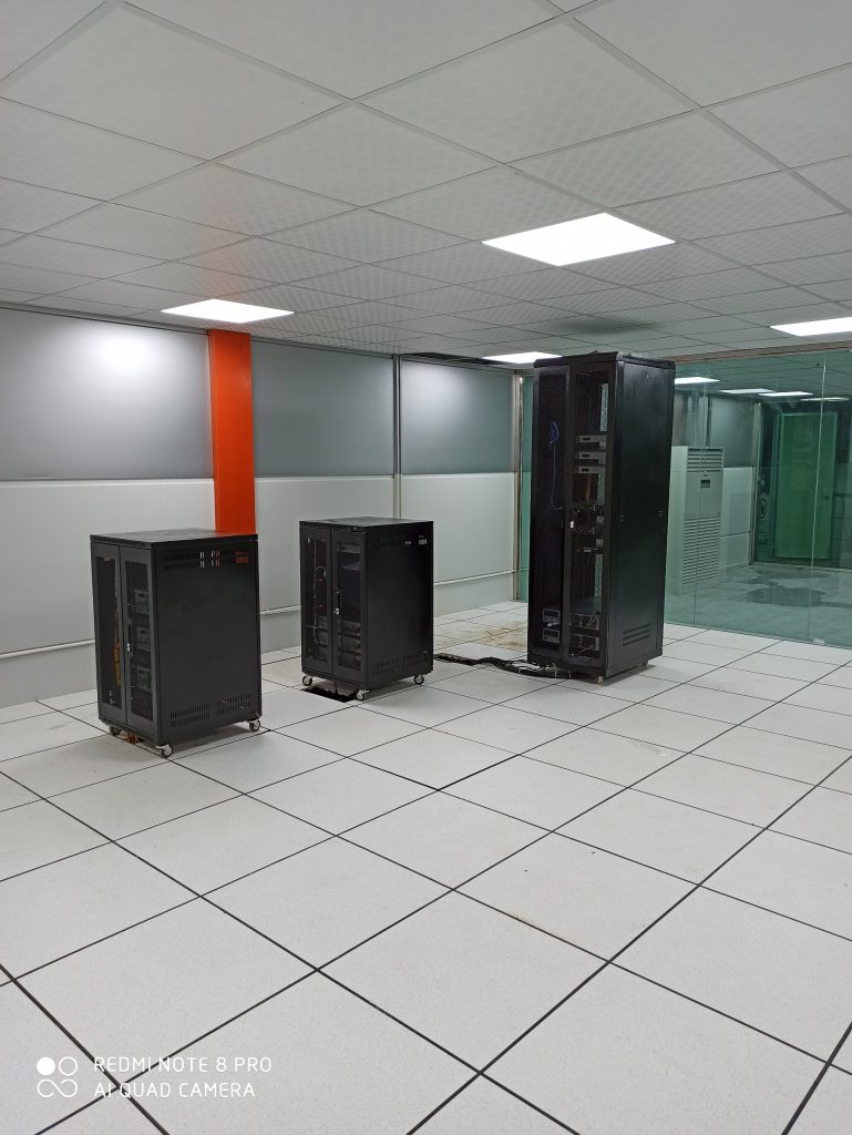 Tủ rack 42u - tủ mạng 42u - DHCOM| tủ rack, tủ mạng, tủ diện, máng cáp